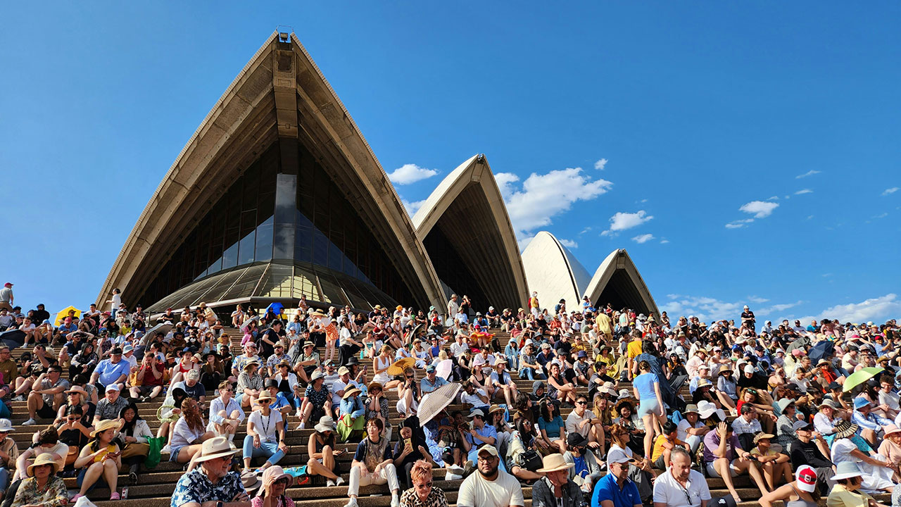 Overseas migration drives Australia to ‘quickest yet’ population growth ...